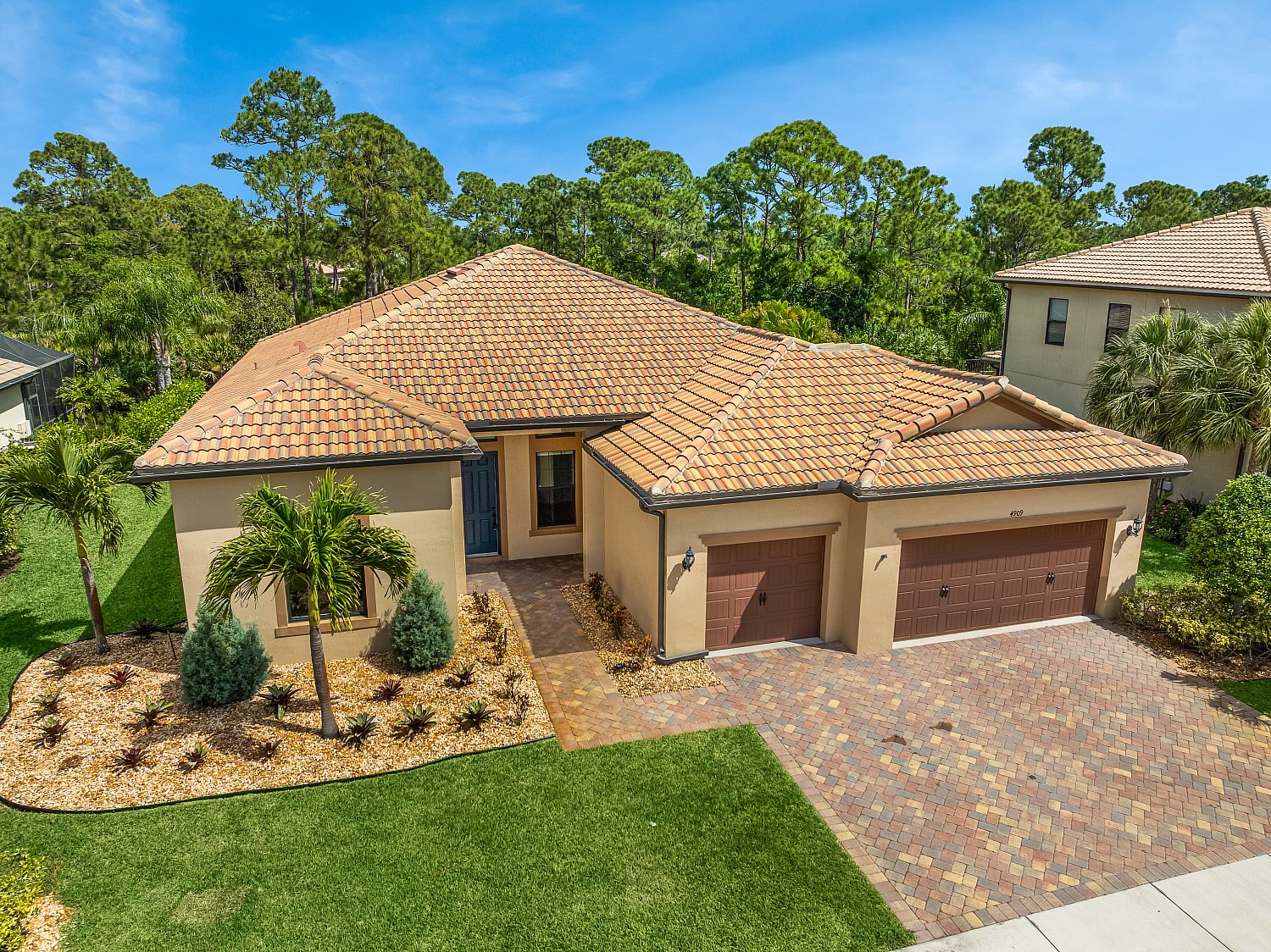 Maria Wells - Galleries - Higginbotham Media